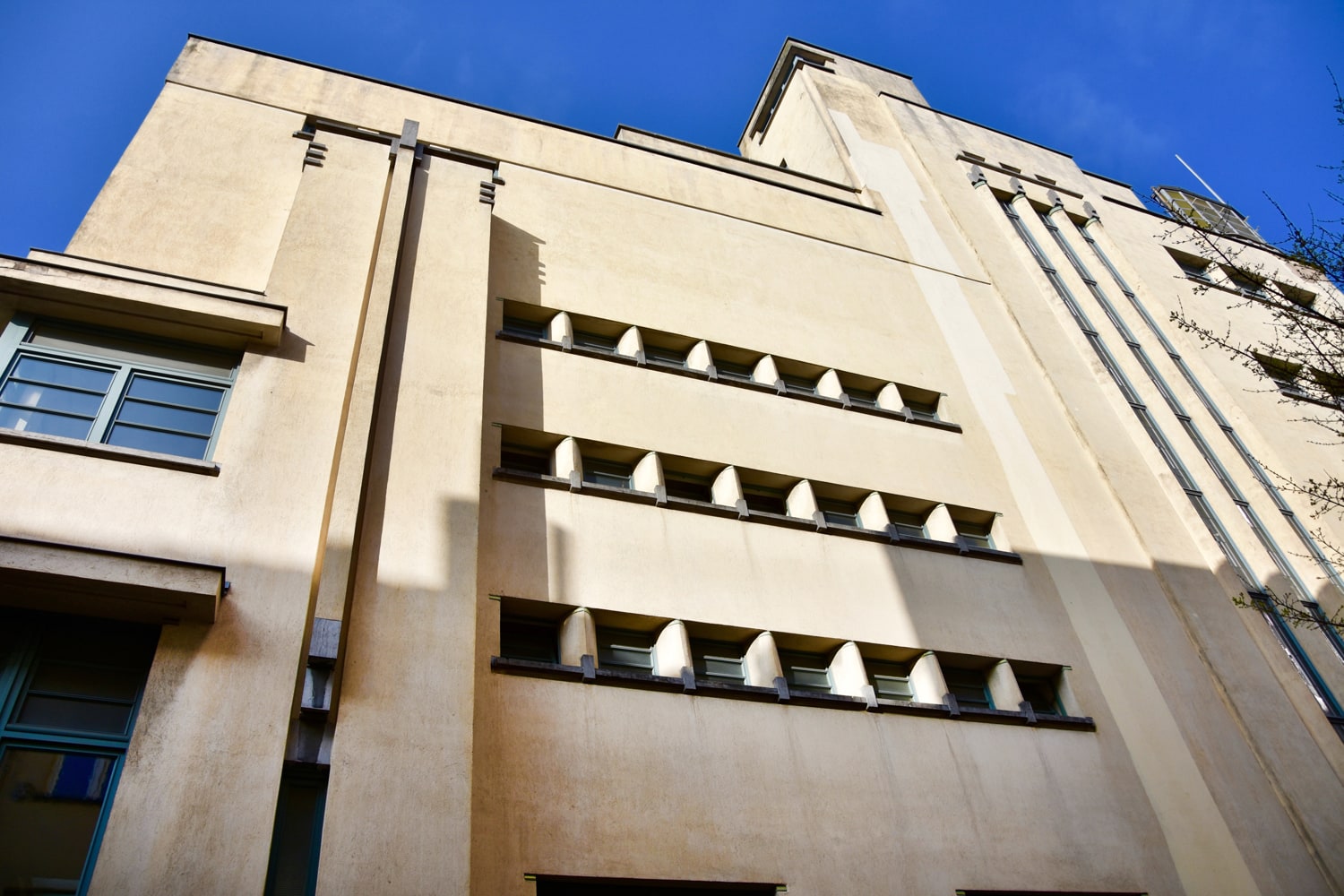 Former RVS Headquarters | Admirable Facades - Admirables Facades