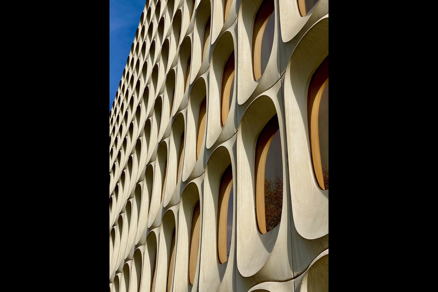 CBR building | Admirable Facades - Admirables Facades